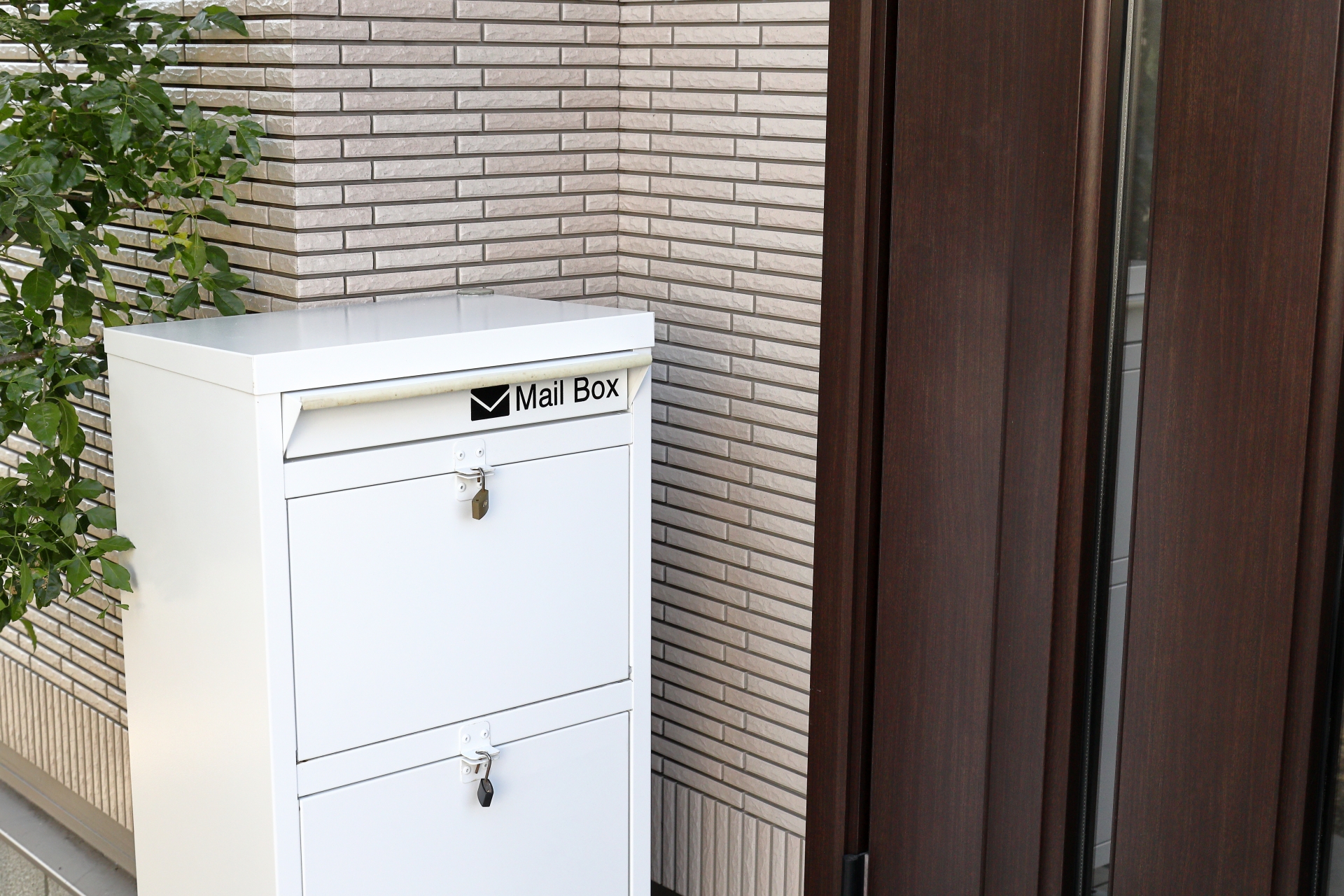 宅配ボックスは賃貸だと何買う?メリットや注意点は?おすすめも紹介♪ | Slow Lab.